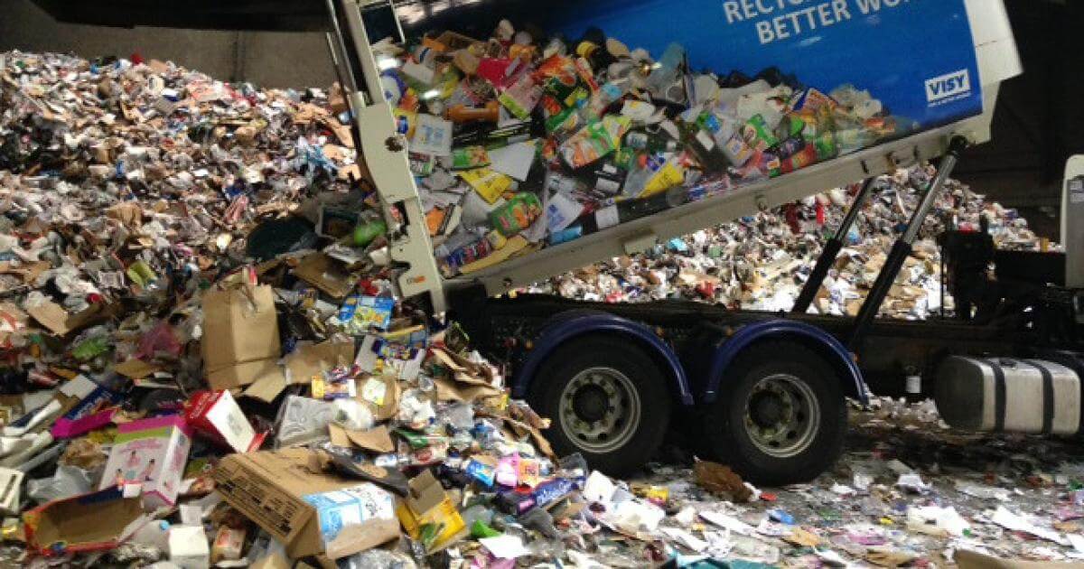 Visy gives 9News a rare look inside country’s biggest recycling plant ...